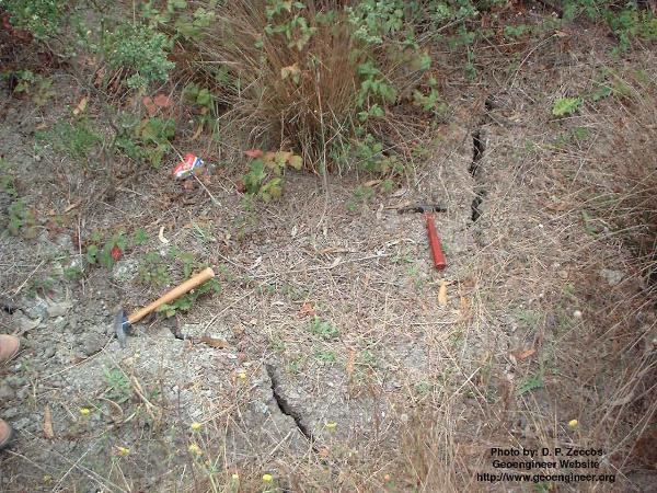 Soil and pavement cracks in Swelling ground | Geoengineer.org