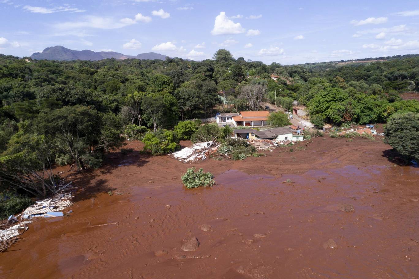 Fatal dam collapse in Brazil | Geoengineer.org