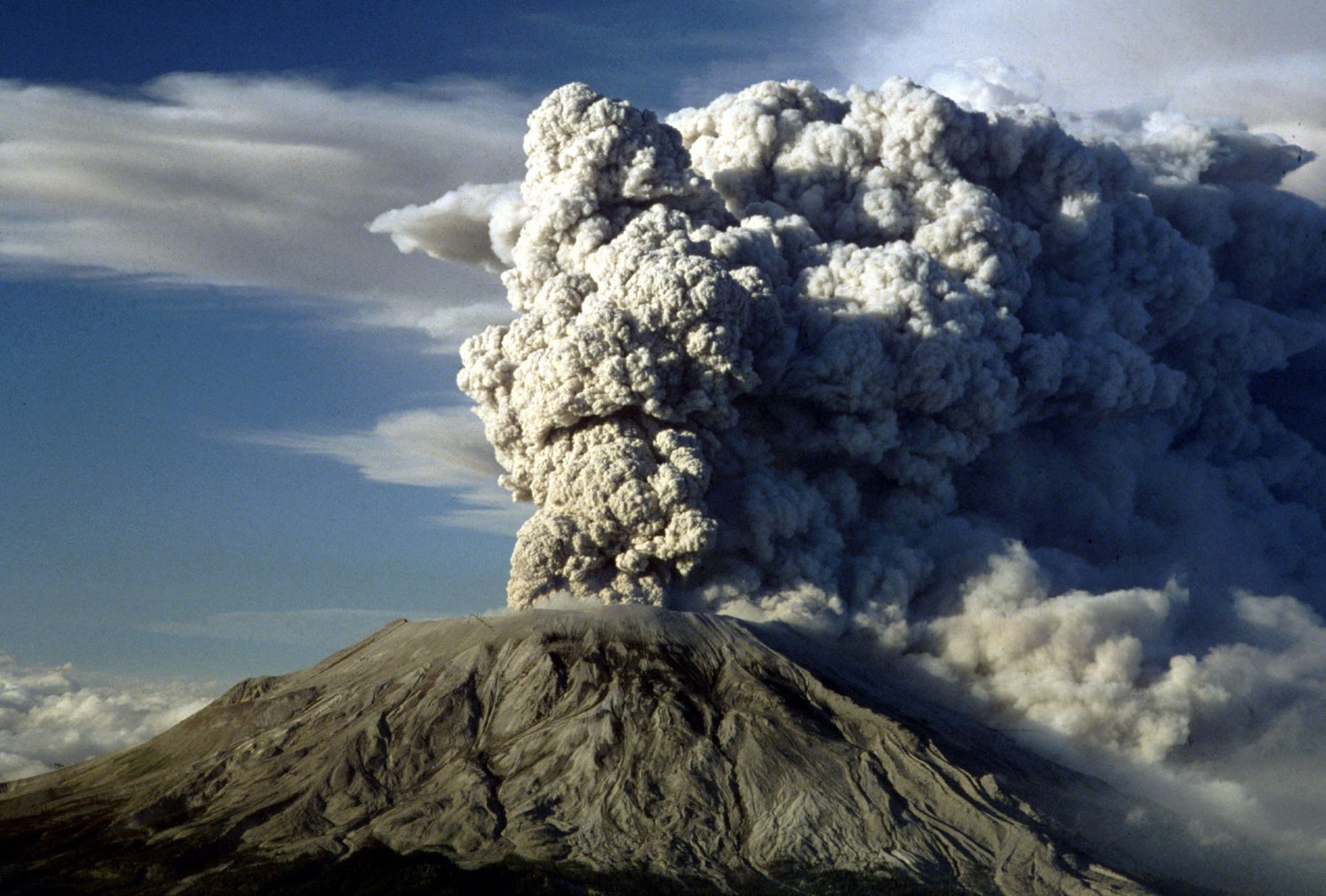 A Review Of The Mount St Helens Massive Eruption The Largest A Review Of The Mount St Helens Massive Eruption The Largest