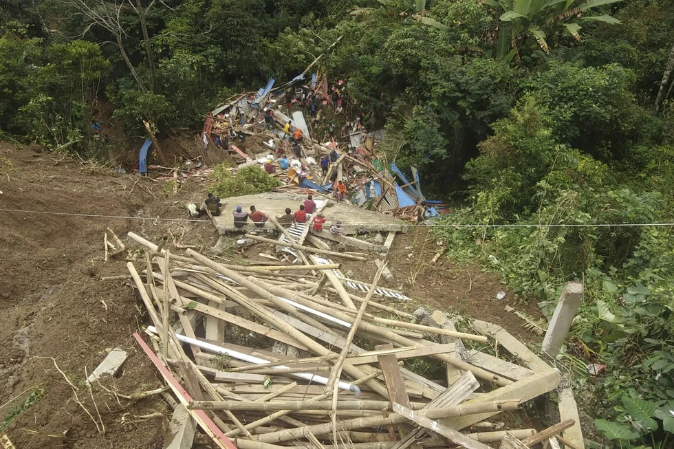 Landslides hit Indonesian villages on Sulawesi island | Geoengineer.org