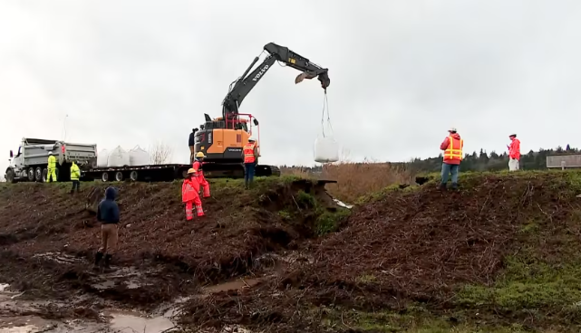 Levee failure along Washington’s Green River highlights flood and ...